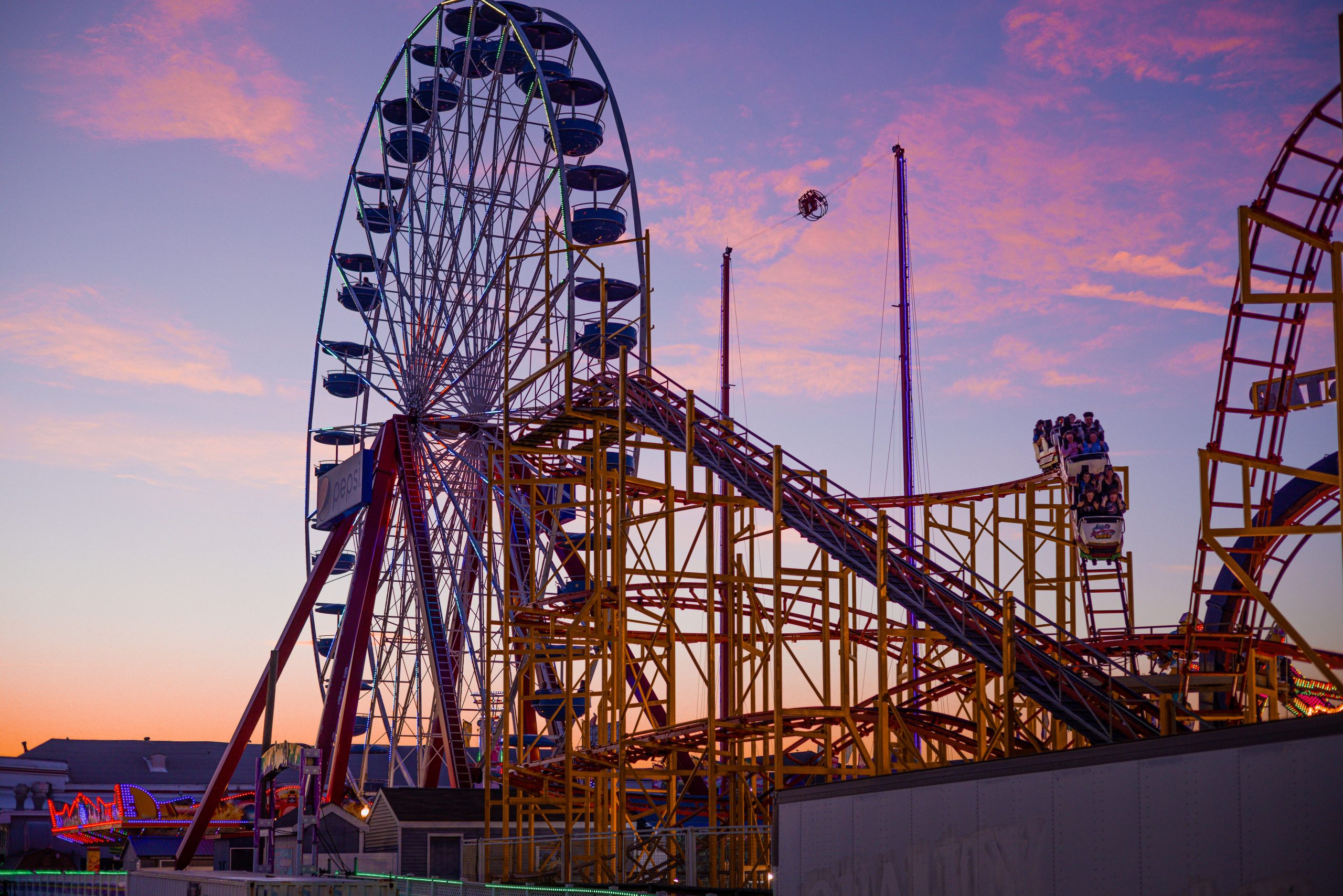 Jolly Roger Amusement Parks® 2023 Christmas Sale | OCMD